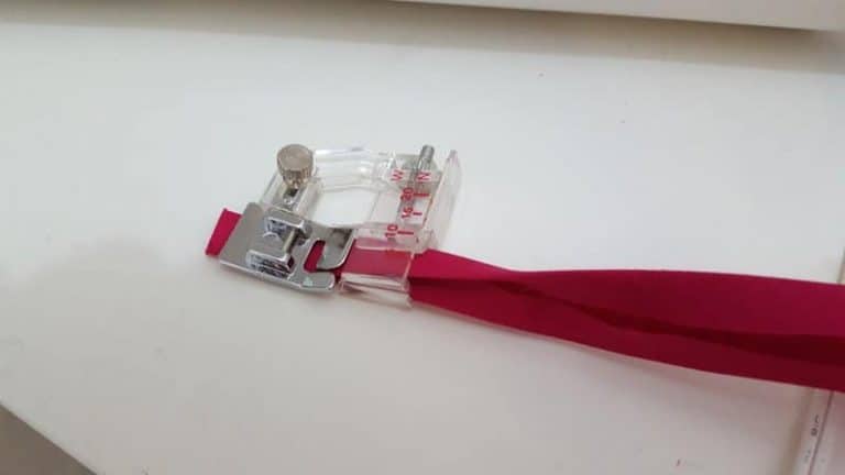 How to use a binding foot