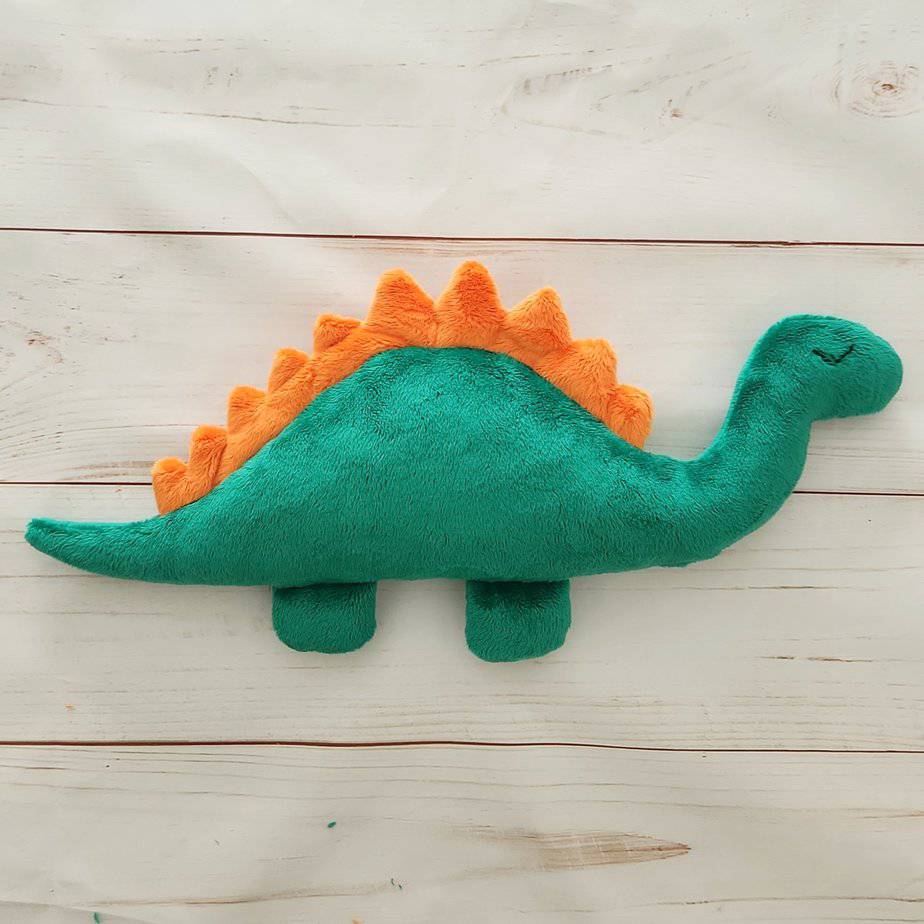 Flat dinosaur plush sewing tutorial (with free pattern templates!)